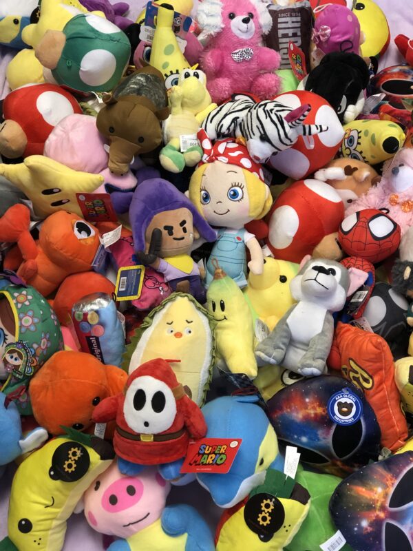 Claw Machine Mix -110 pieces New Plush Toys – 40% Licensed 5-9″ Size ...